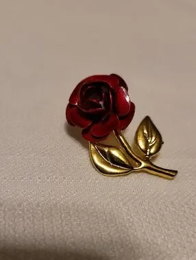 Jewelry | Brooch Pin Red Rose Enamel Gold Plated Stem Leaves | Poshmark